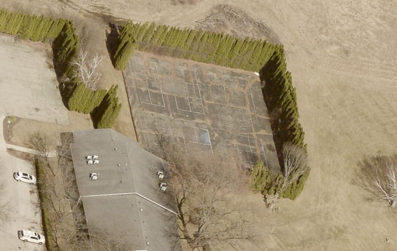 Pickleball at The Lodge at Leathem Smith | Bounce